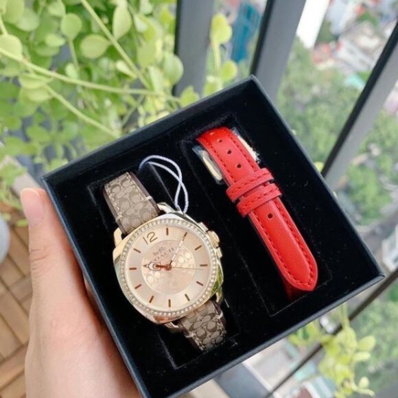 Coach | Accessories | Coach 400091 Boyfriend Gold Tone Dial Brownred ...